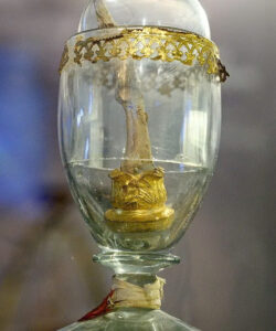 The Defiant Digit: Galileo's Middle Finger in Florence - History